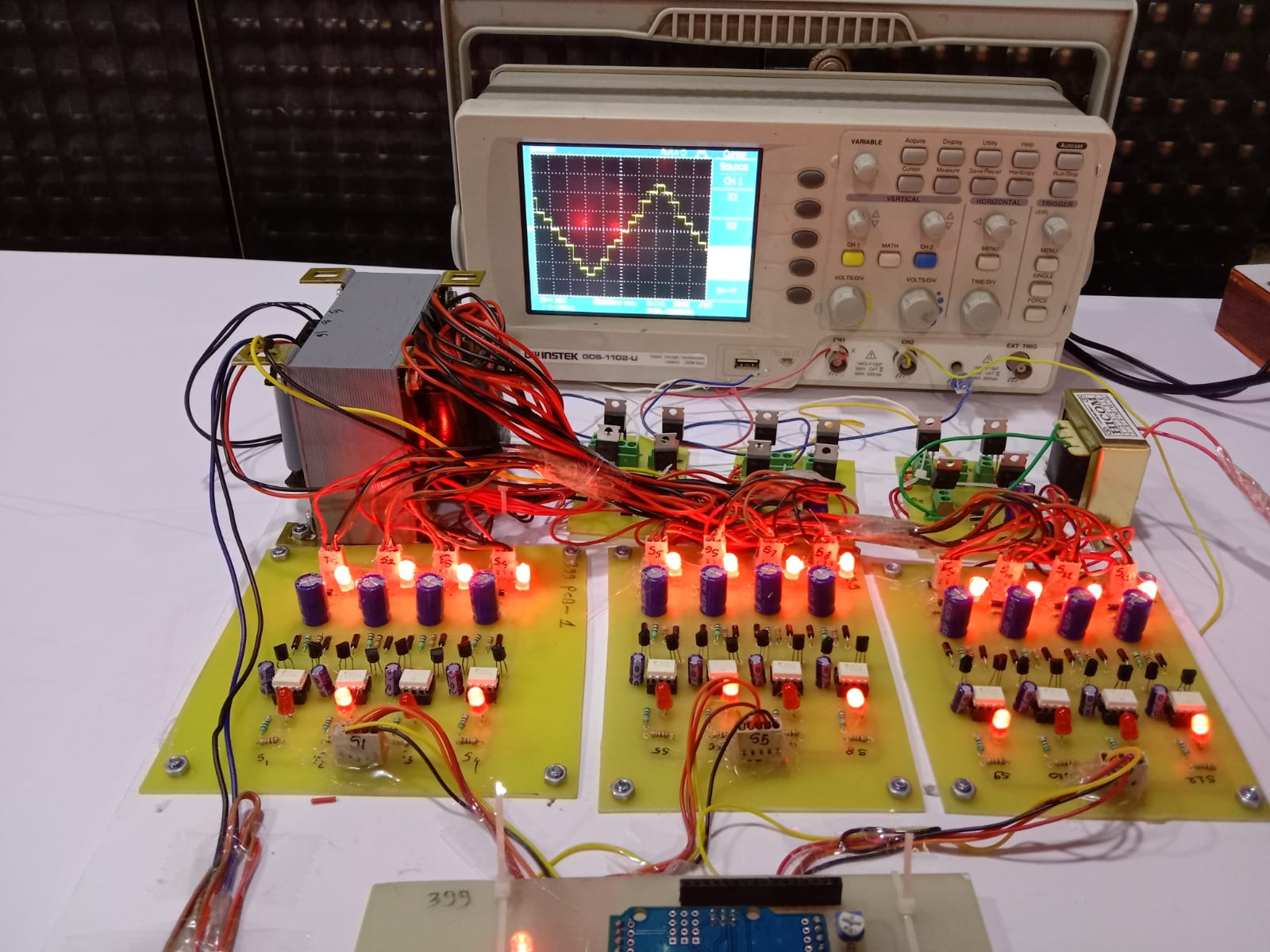 11 Level Multilevel Inverter - Electrosal